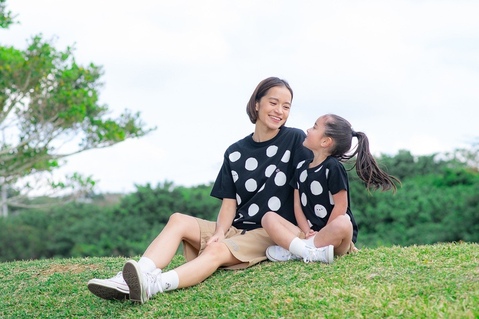 半袖Tシャツ「SHIMAENAGA DOTS」(しまえながのみずたま）｜OJICOのショップニュース｜KITTE大阪 | JR大阪駅に直結したショッピングセンター「KITTE大阪」