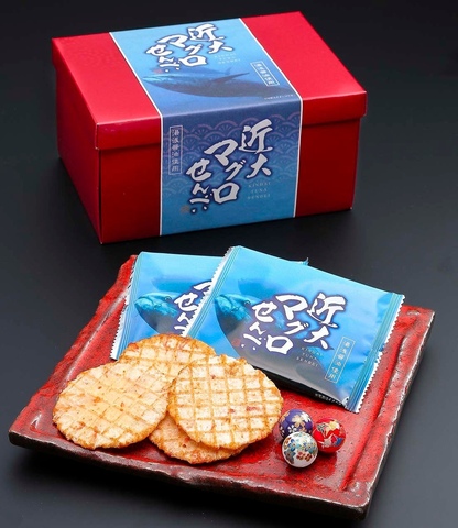 湯浅醤油使用 近大まぐろせんべい｜ゆったり、まったり ゆあさんぽのショップニュース｜KITTE大阪 | JR大阪駅に直結したショッピングセンター「KITTE大阪」